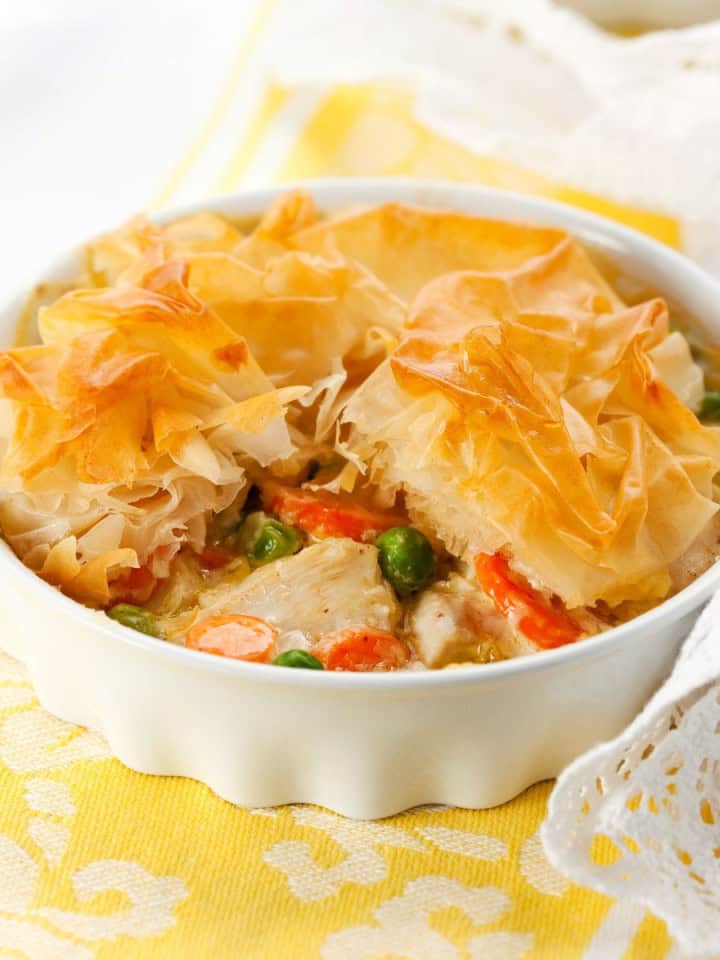 Escondidinho de Frango (Brazilian Chicken Shepherd's Pie) - Easy and Delish