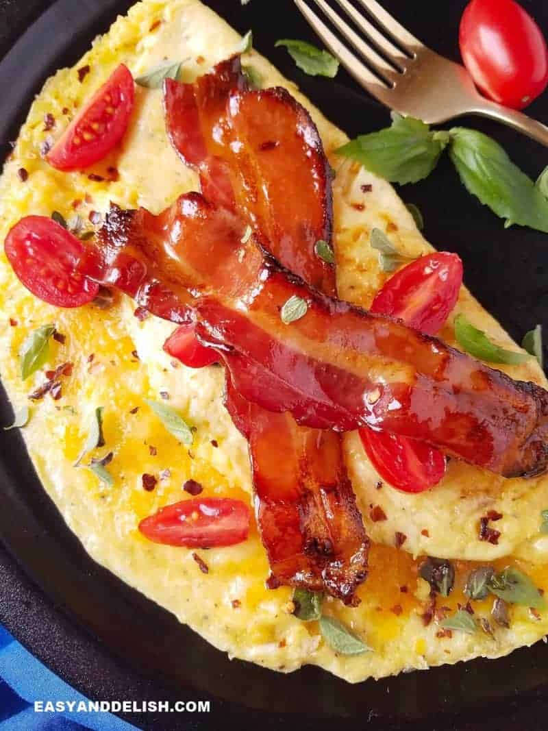 How to Make an Omelette Easy (3 Ways) - Easy and Delish