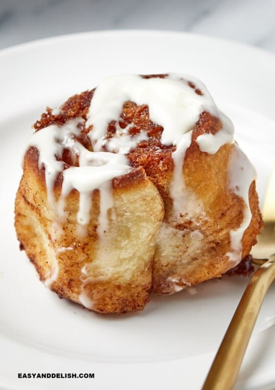 Air Fryer Cinnamon Rolls - Easy and Delish